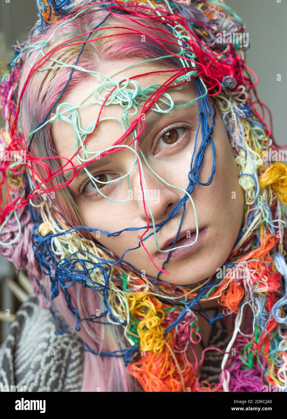 24 threads hi-res stock photography and images - Alamy