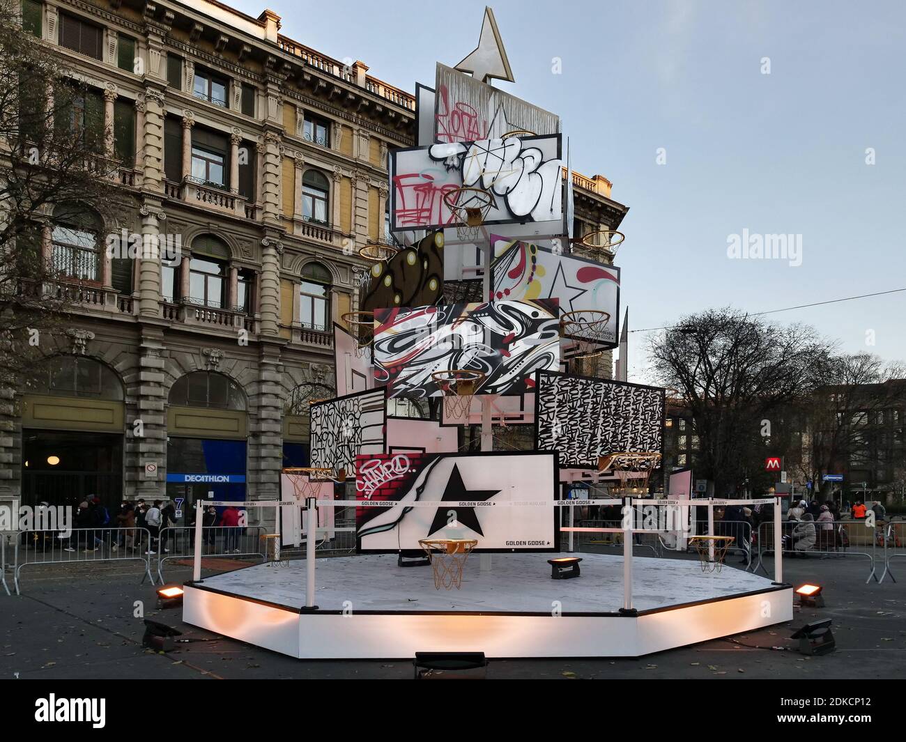Golden tree made up of 22 baskets in collaborations with many street ...