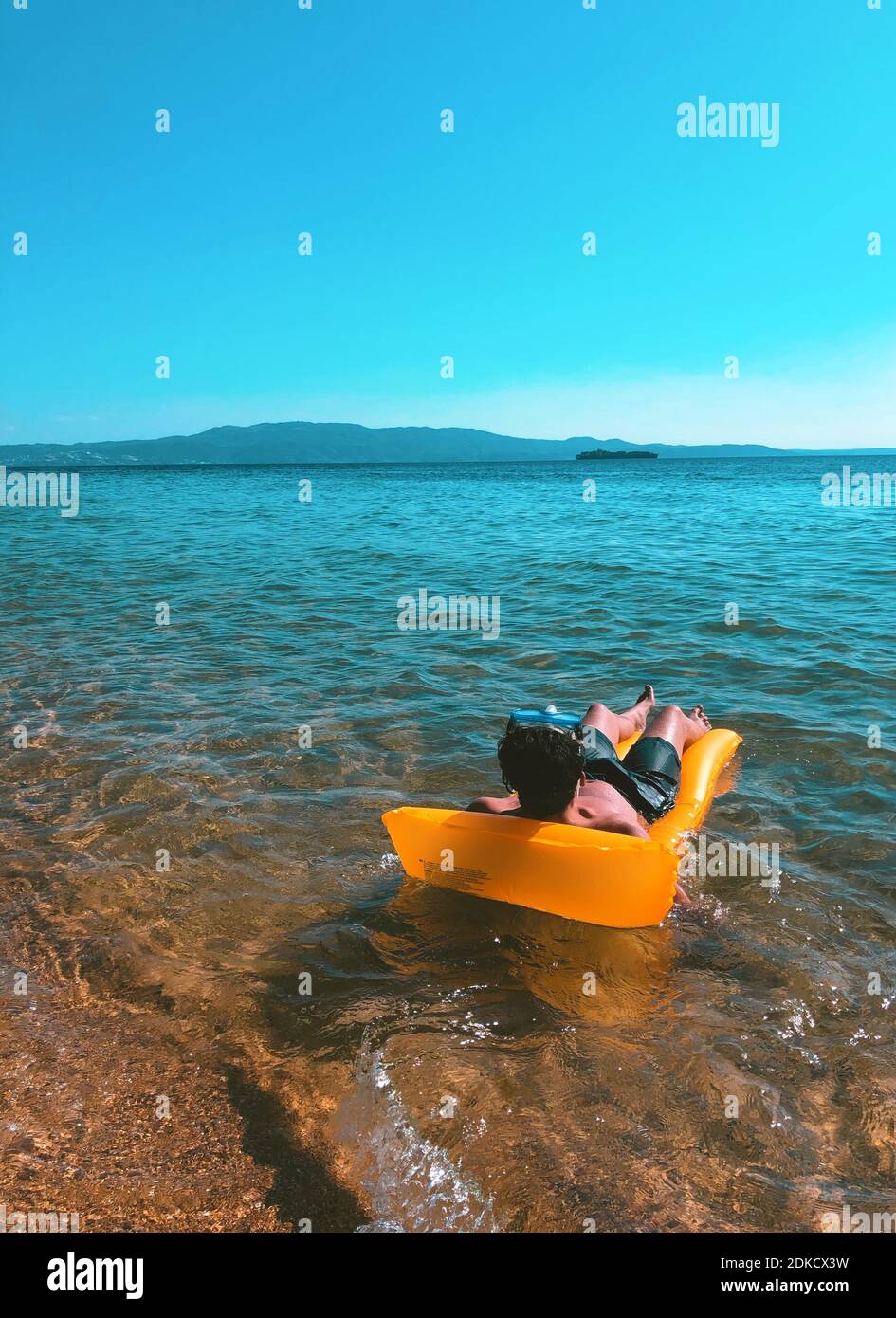 20 man life raft hi-res stock photography and images - Alamy