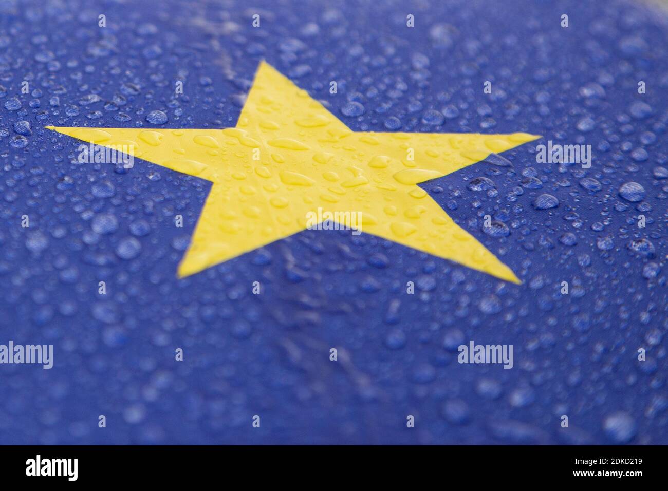 Umbrella with raindrops symbol hi-res stock photography and images - Alamy