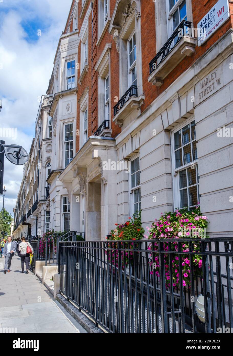 Harley street doctors hi-res stock photography and images - Alamy