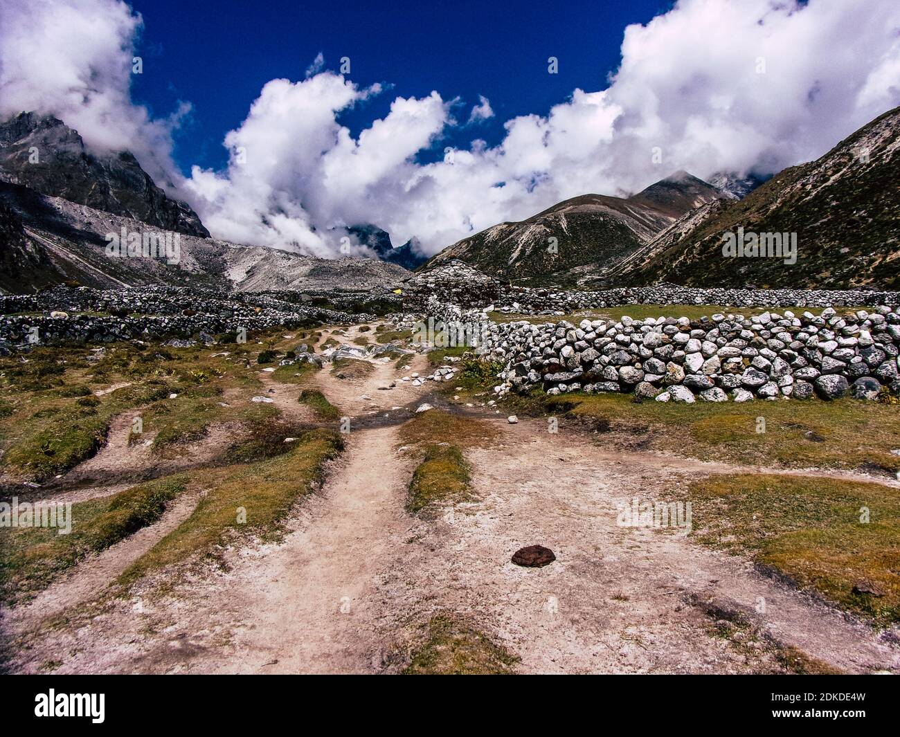Mount everest climbing crowd hi-res stock photography and images - Alamy