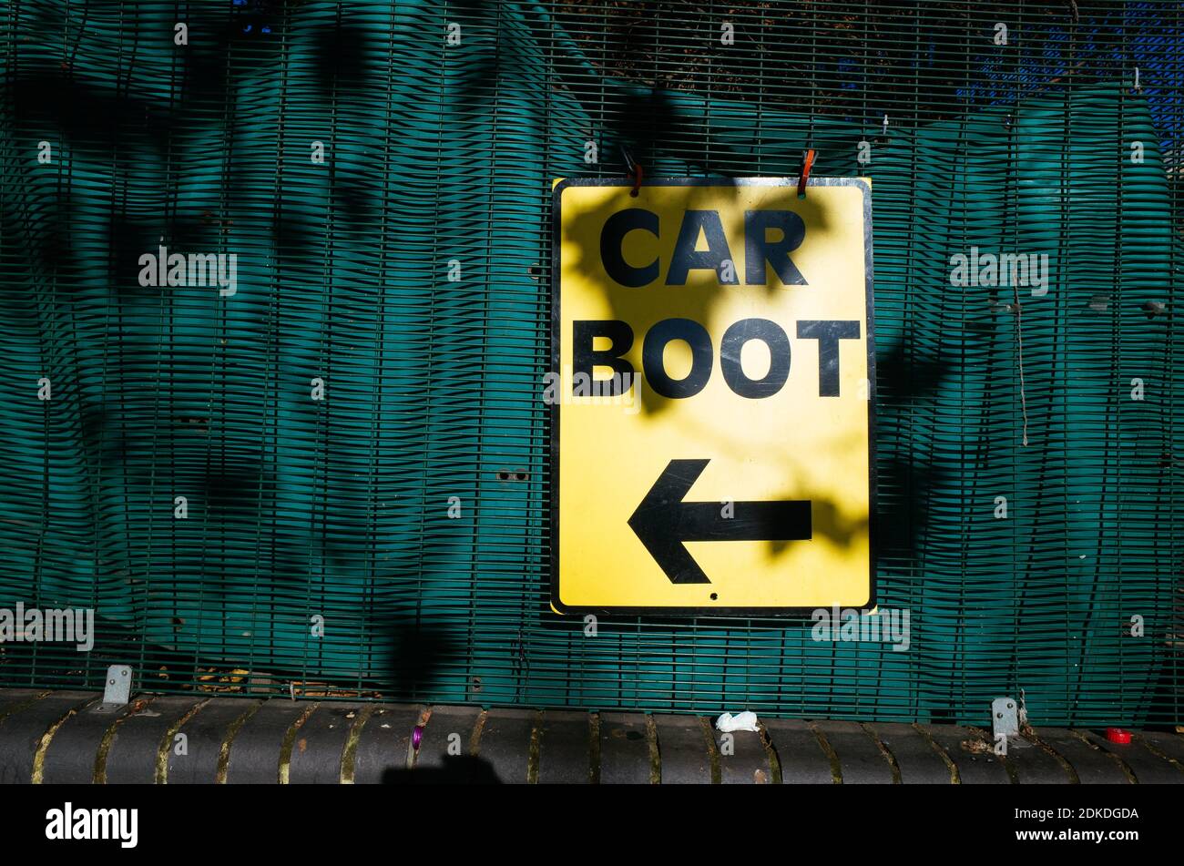 London car clamp hi-res stock photography and images - Alamy
