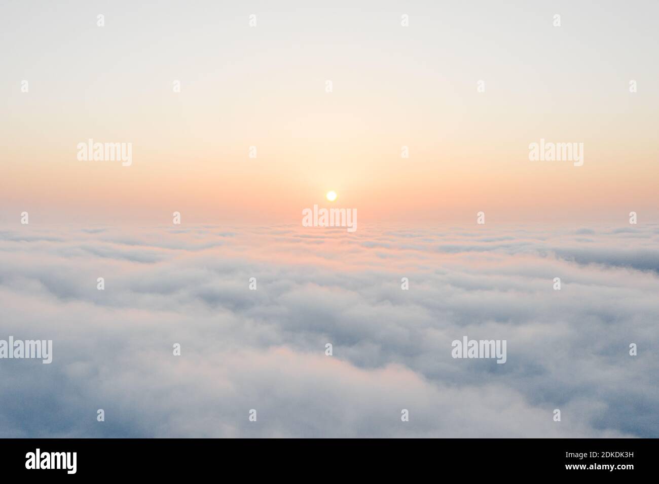 Beautiful golden sunrise above hi-res stock photography and images - Alamy