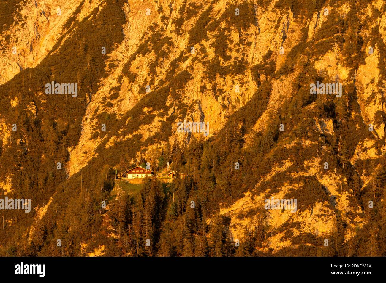 The Mittenwalder Hütte in the Karwendel above Mittenwald in the warm ...
