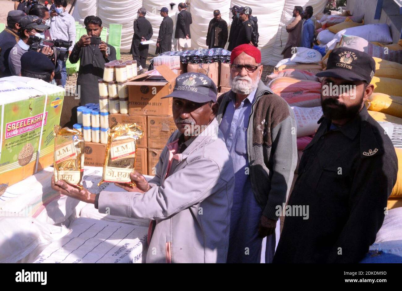 Smuggled goods hi-res stock photography and images - Alamy