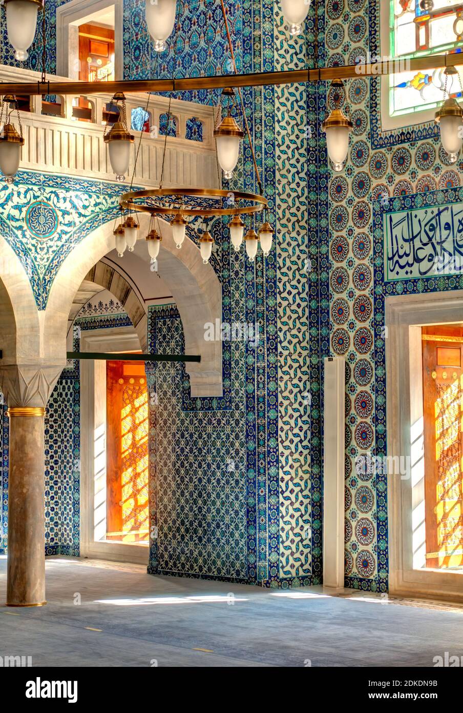 Yeni cami interior hi-res stock photography and images - Alamy
