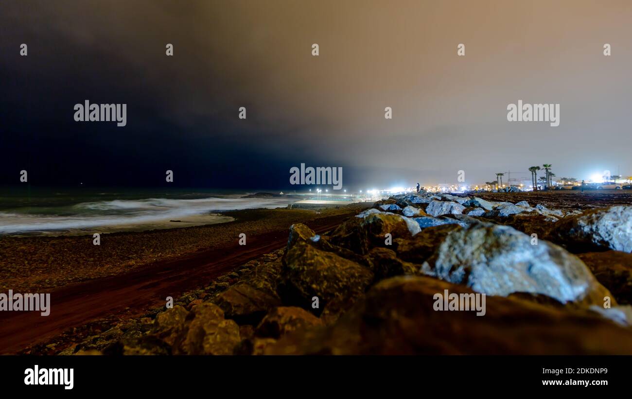 Night by the sea hi-res stock photography and images - Alamy