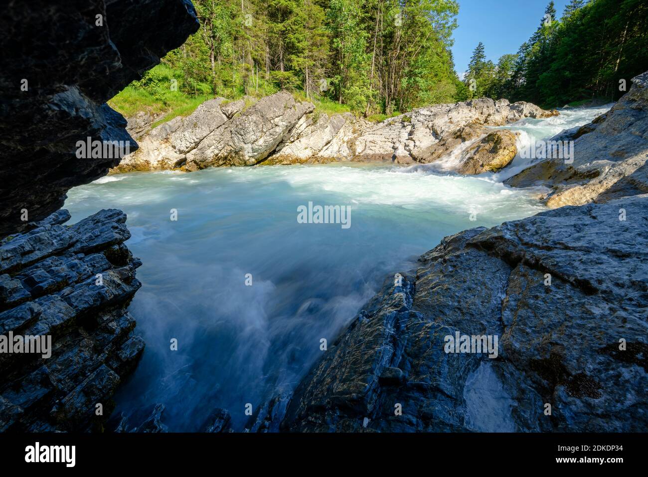 High speed water through rocks hi-res stock photography and images - Alamy