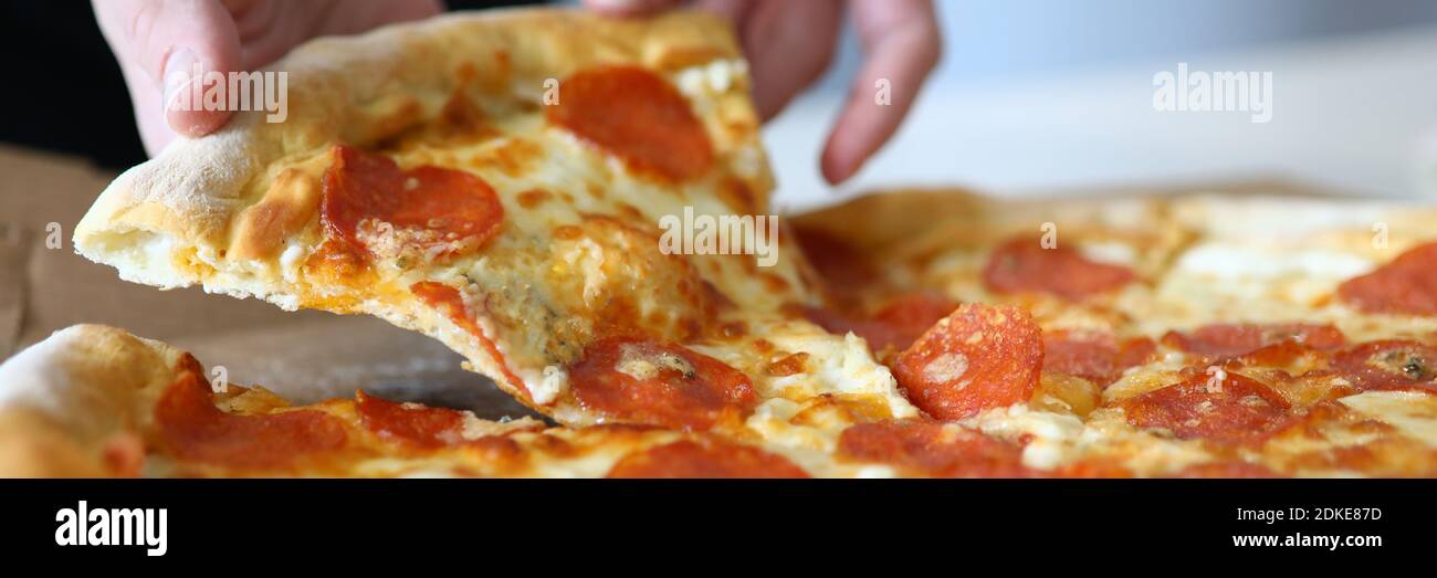 Large family lunch hi-res stock photography and images - Alamy