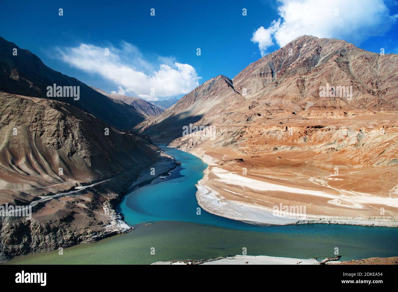 Landscape himalaya ladakh confluence hi-res stock photography and ...