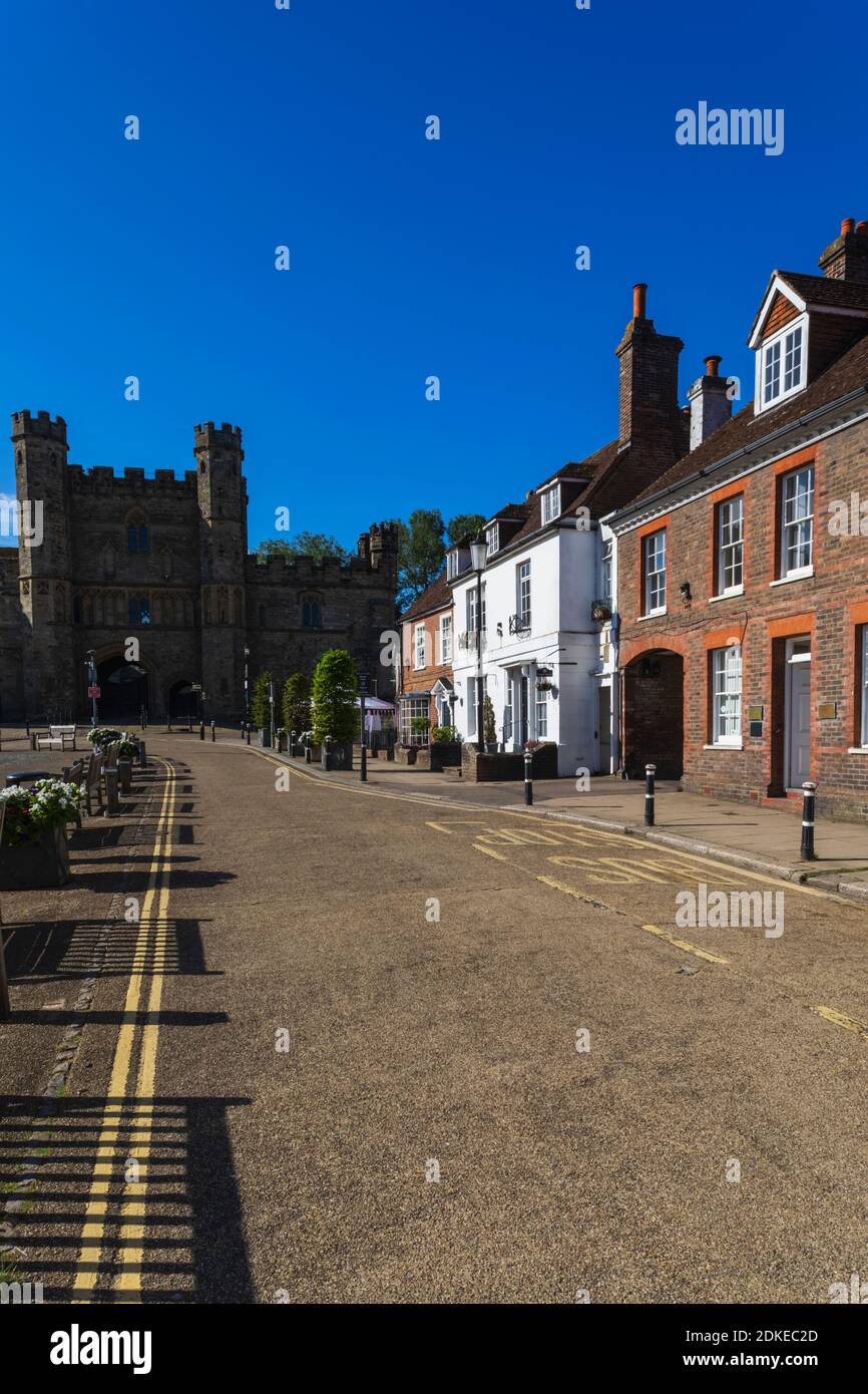 Battle high street england hi-res stock photography and images - Alamy
