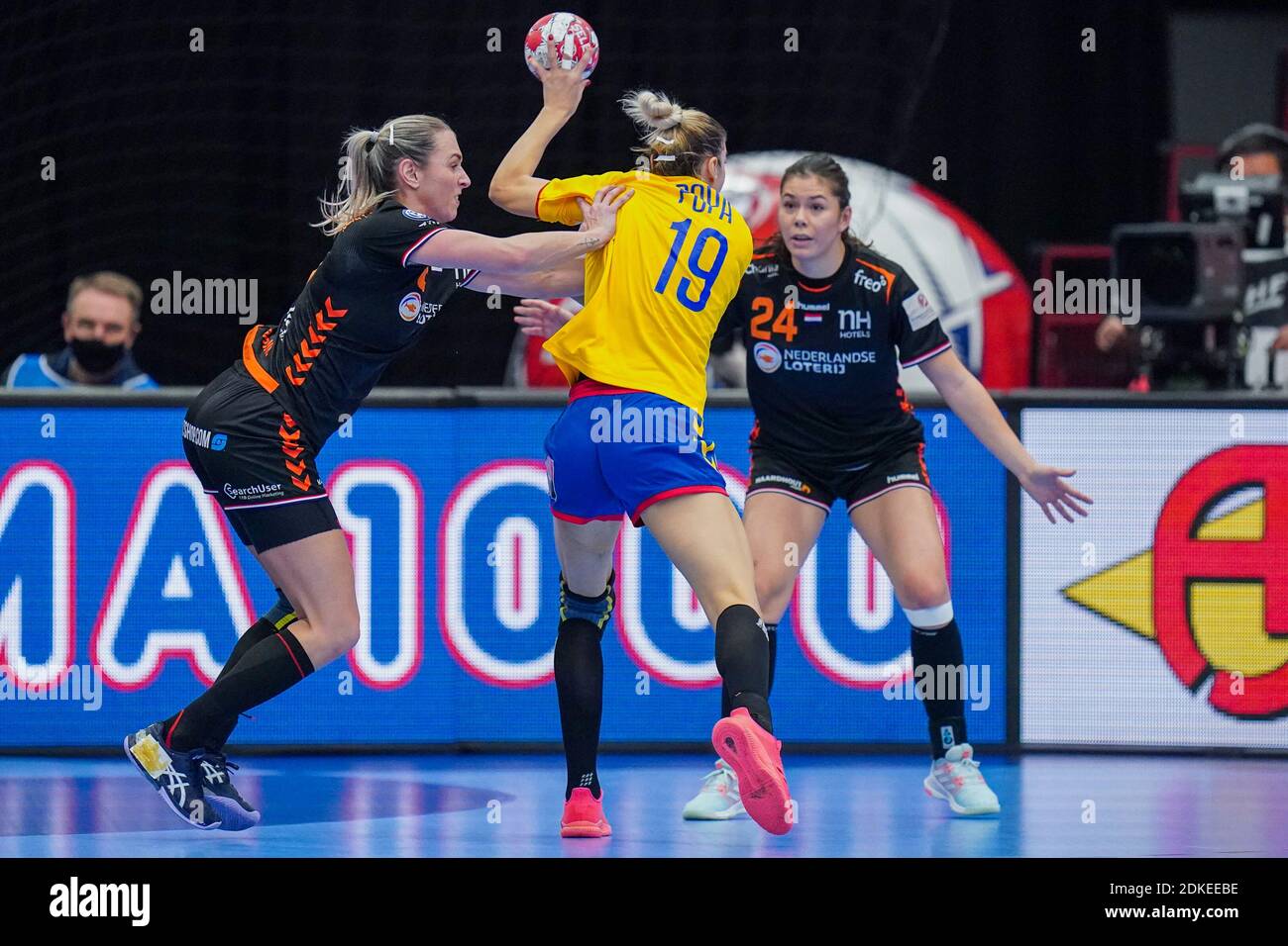 KOLDING, DENMARK - DECEMBER 15: Lois Abbingh of Netherlands, Laura ...