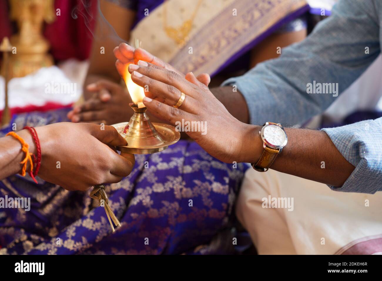 Hindus Praying High Resolution Stock Photography and Images - Alamy