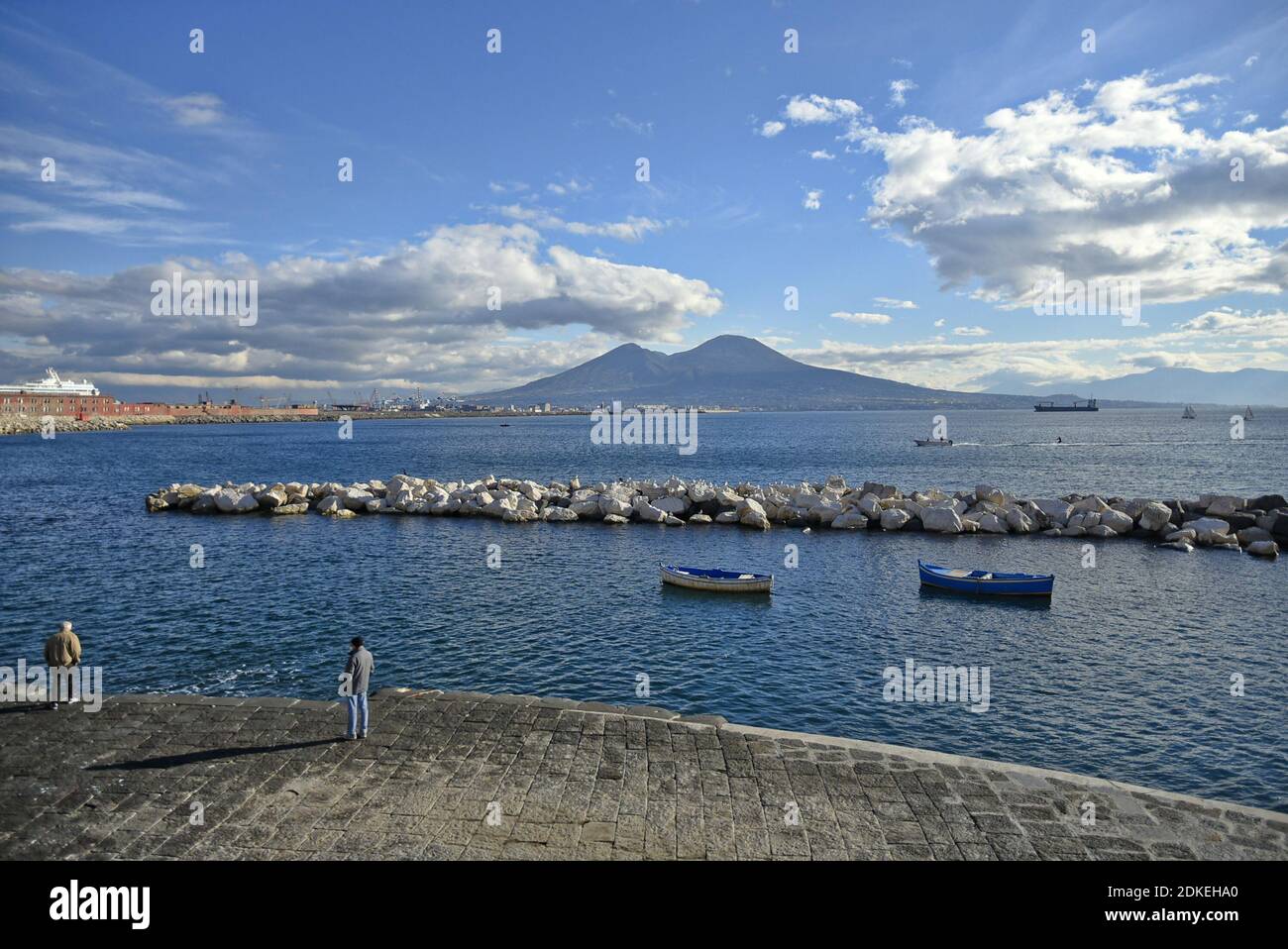 Naples waterfront hi-res stock photography and images - Alamy