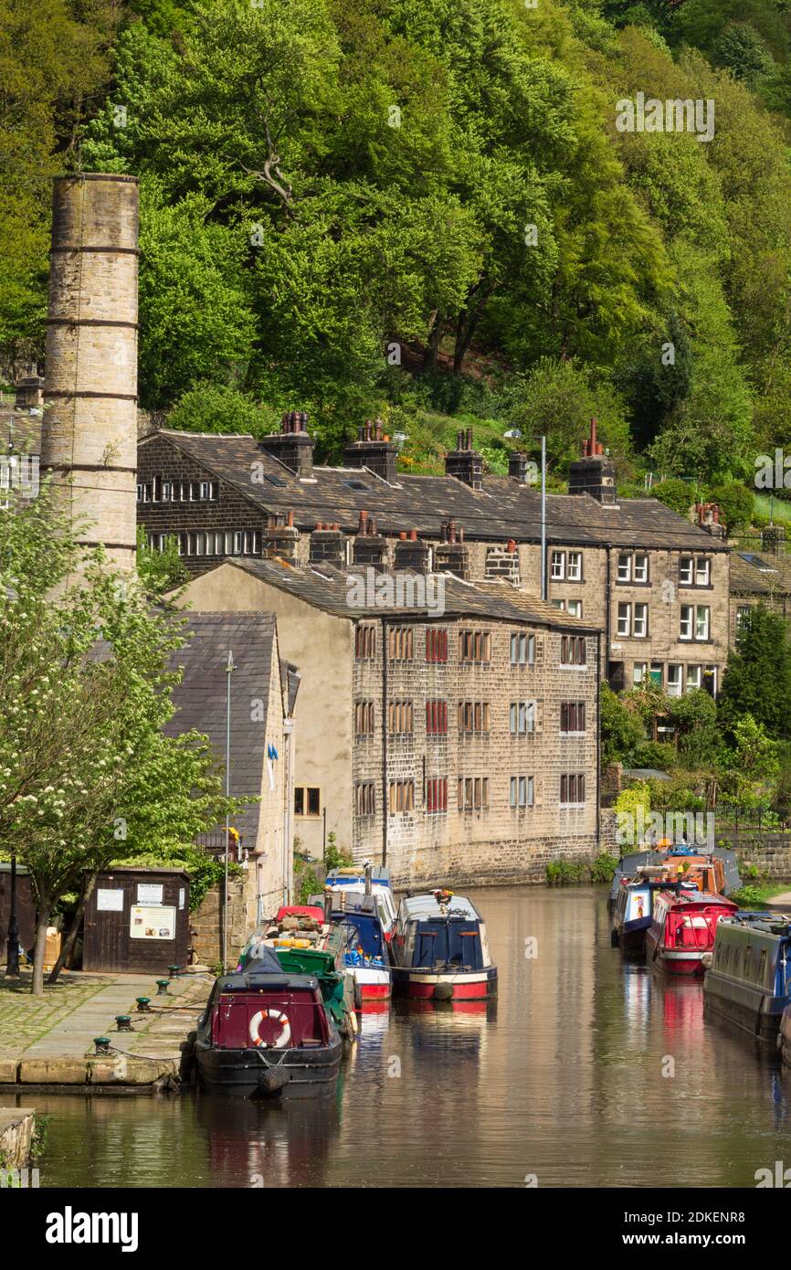 The Rochdale Canal at the old mill town of Hebden Bridge Stock Photo ...
