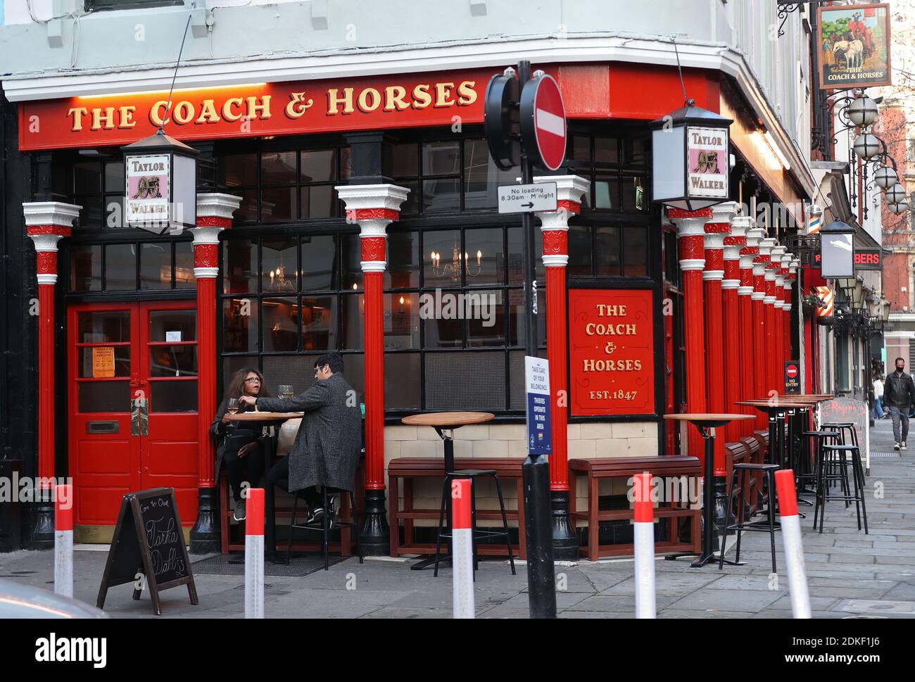 The coach and horses pub in soho hi-res stock photography and images ...