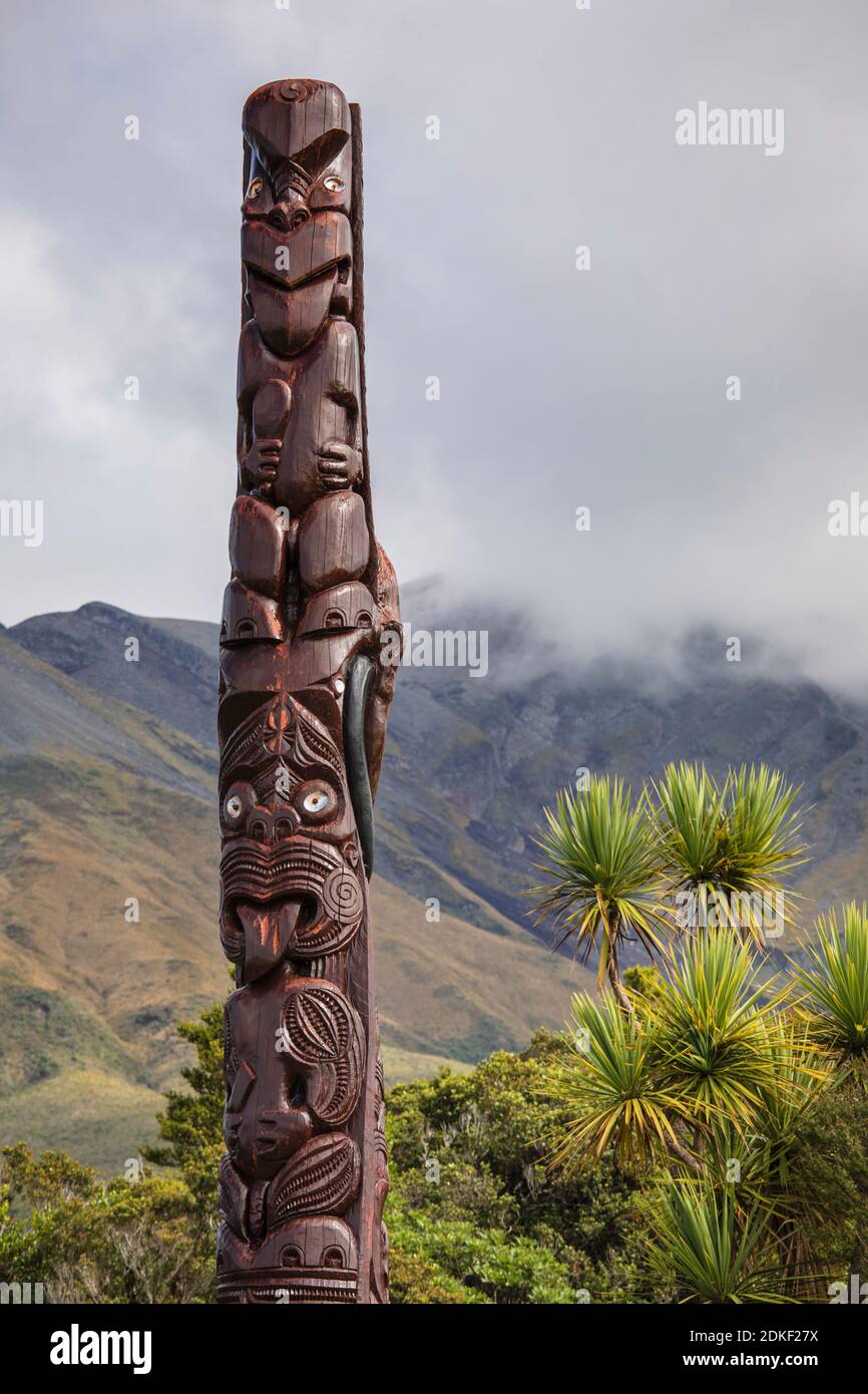 Maori sculpture hi-res stock photography and images - Alamy