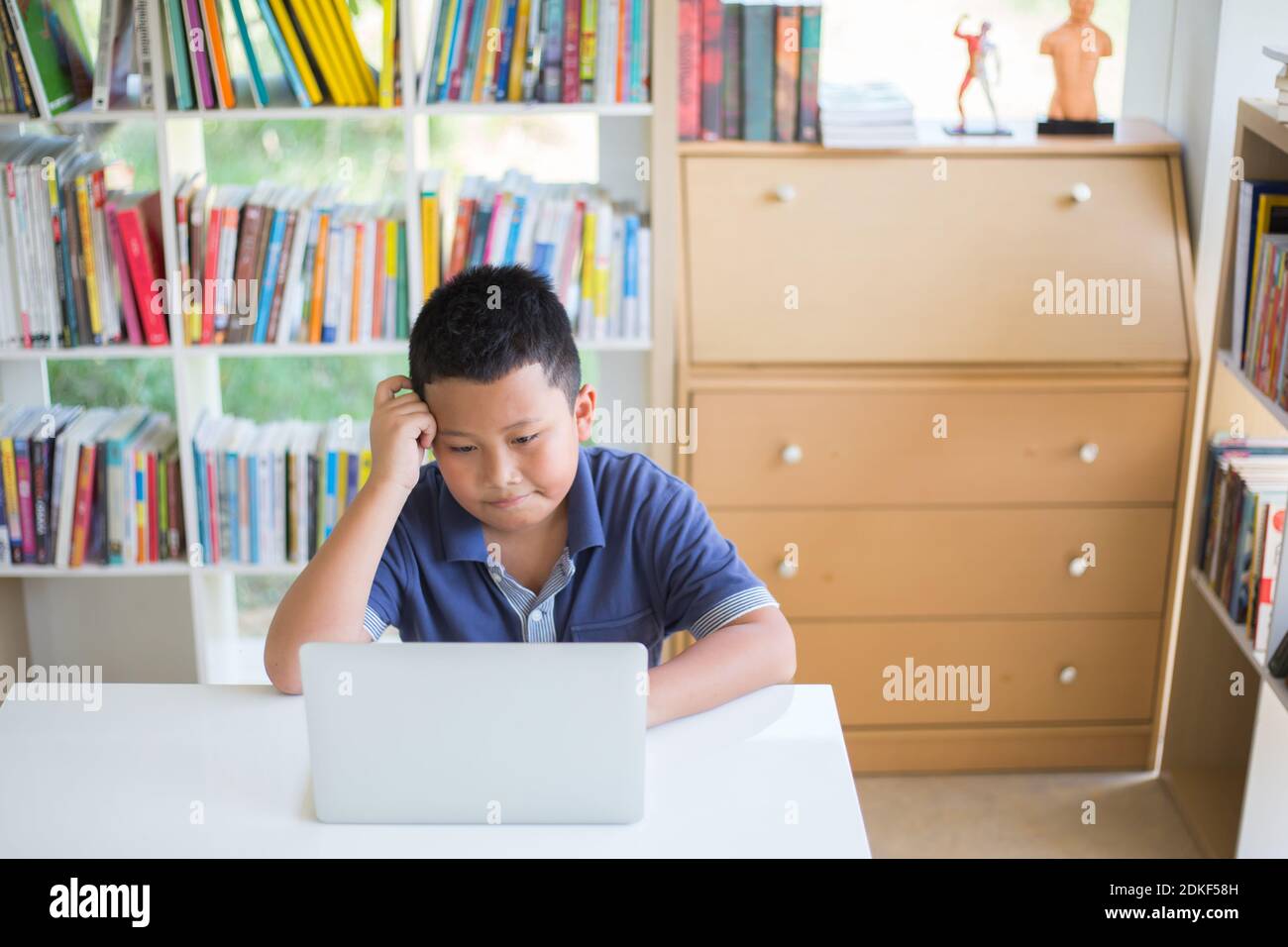 China computer classroom hi-res stock photography and images - Alamy