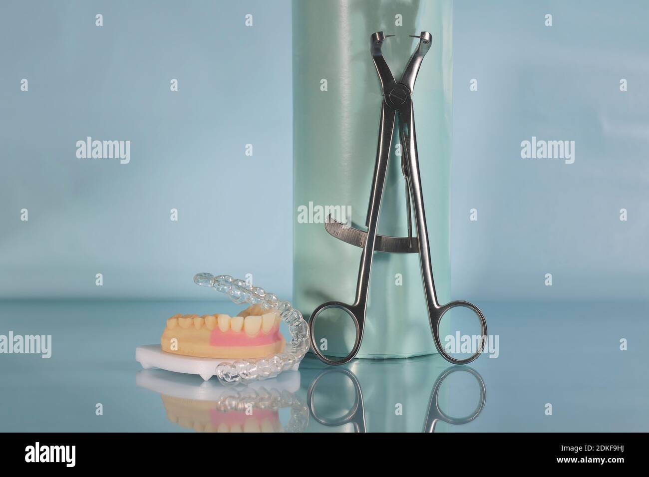 Plaster Splints High Resolution Stock Photography and Images - Alamy