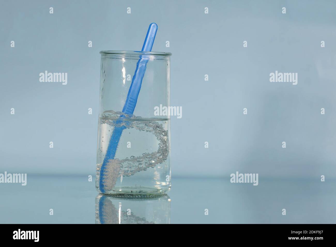 Splints hi-res stock photography and images - Alamy