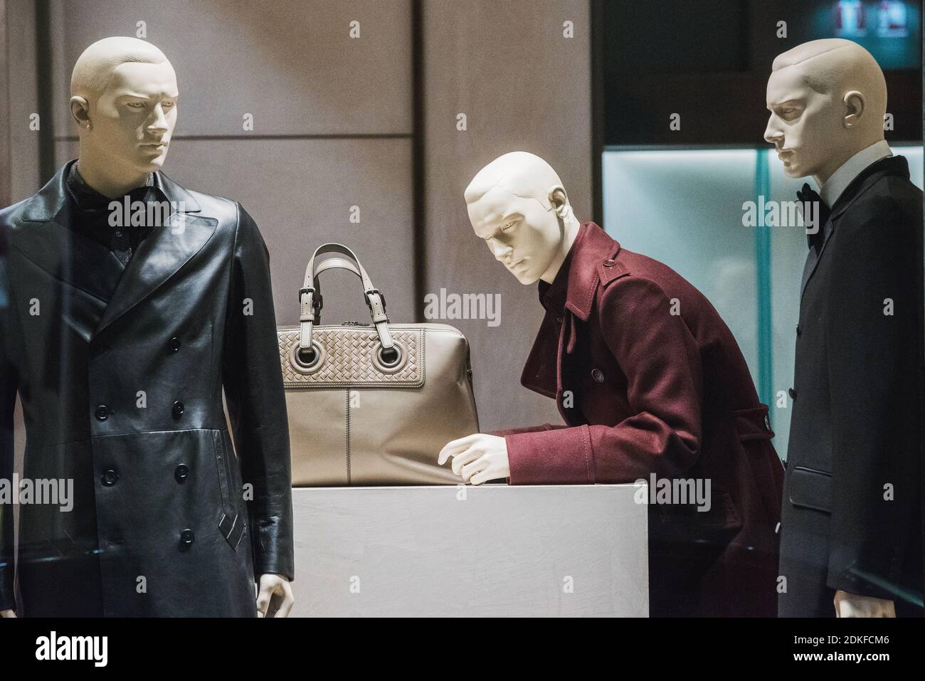 Mannequins room hi-res stock photography and images - Alamy