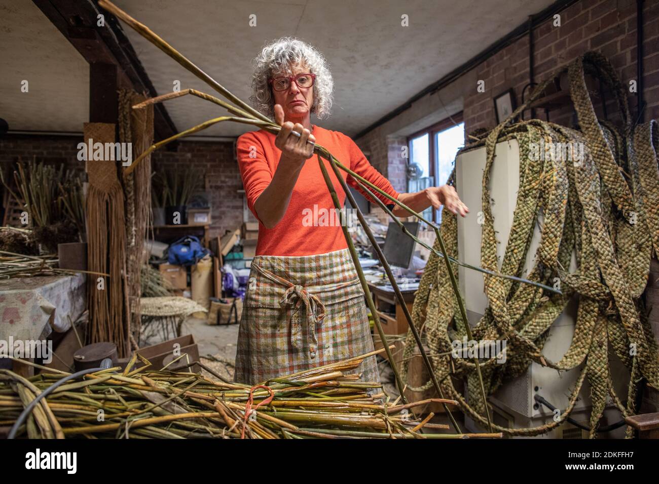 Felicity irons rushmatters weaving rush hi-res stock photography and ...