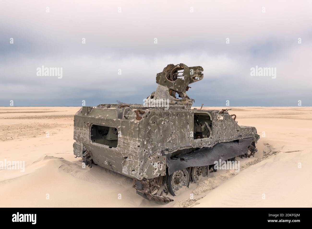 Tank gun dramatic hi-res stock photography and images - Alamy