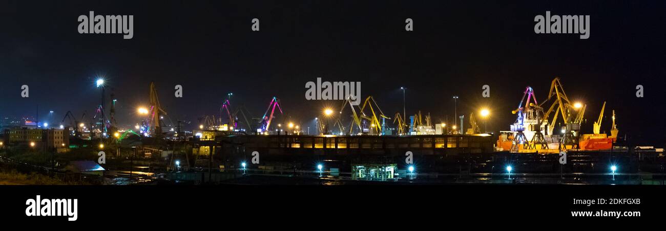 Murmansk harbour russia hi-res stock photography and images - Alamy