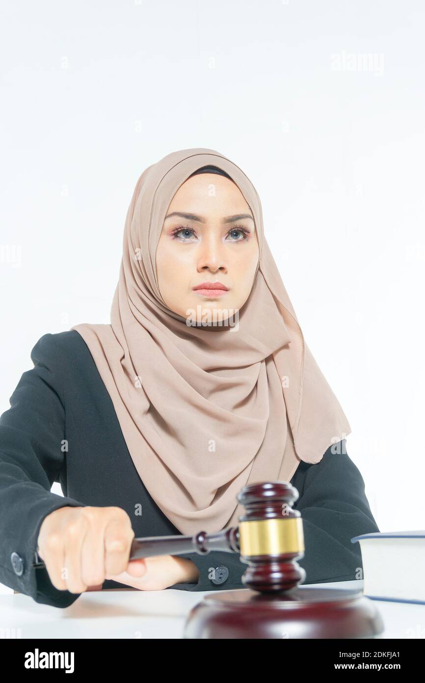Muslim female lawyer hi-res stock photography and images - Alamy