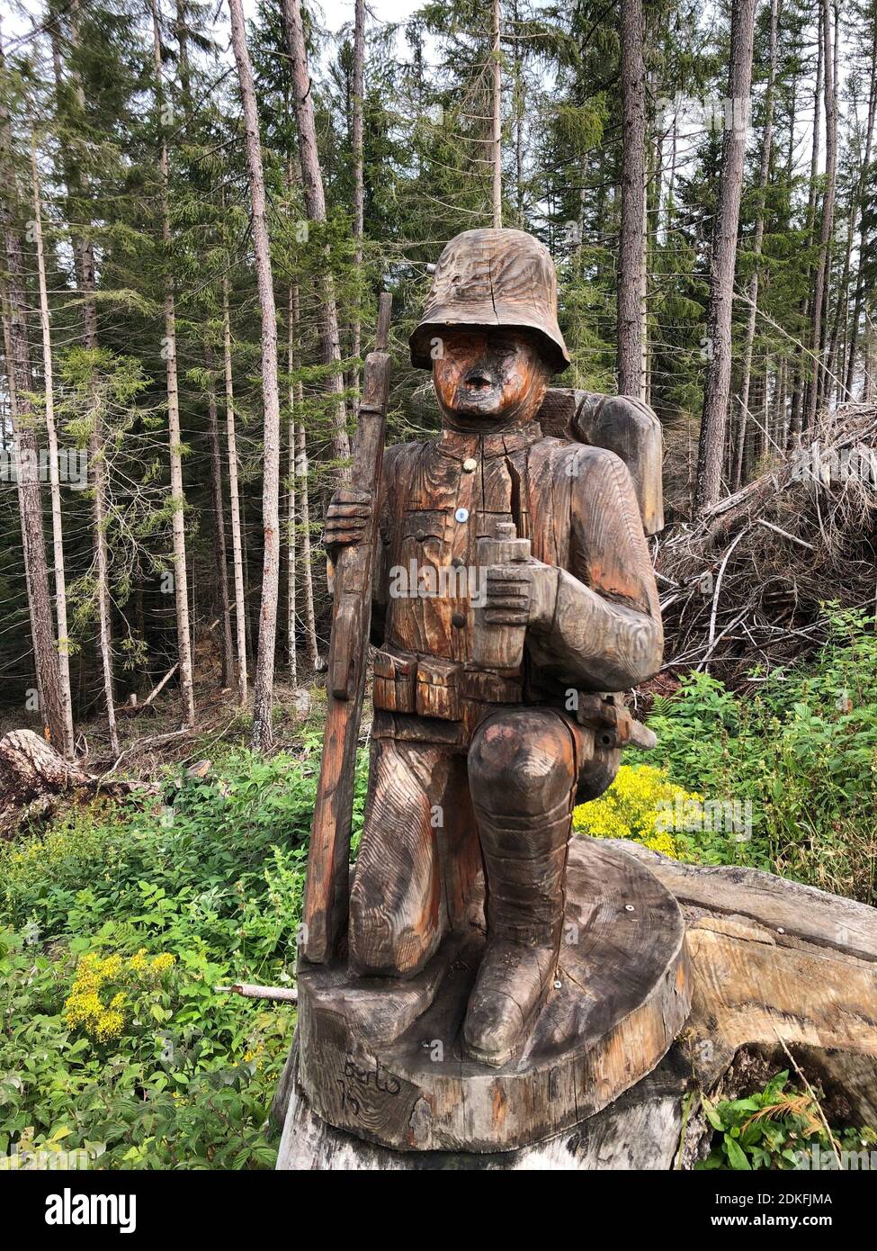 Wooden first world war soldier hi-res stock photography and images - Alamy