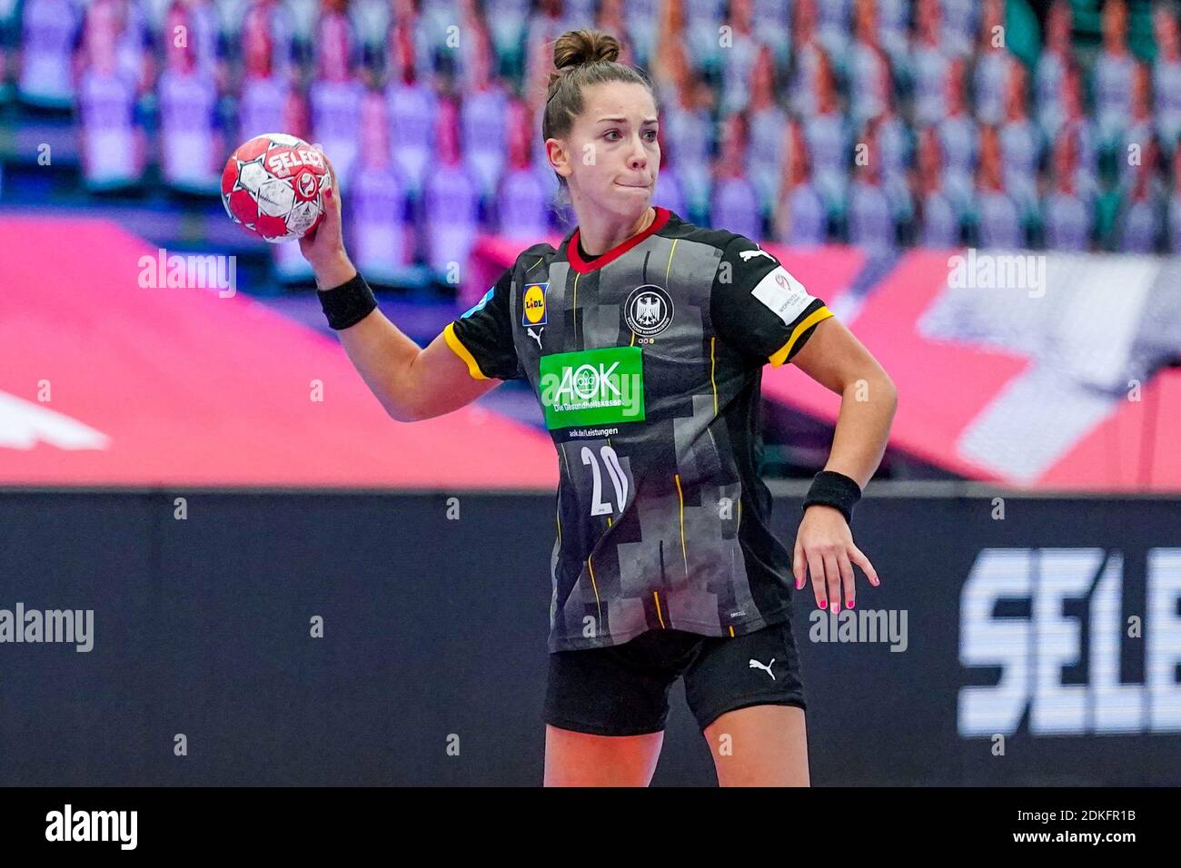 KOLDING, DENMARK - DECEMBER 15: Emily Bolk of Germany during the Women ...