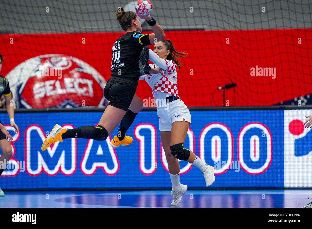 KOLDING, DENMARK - DECEMBER 15: Emily Bolk of Germany during the Women ...
