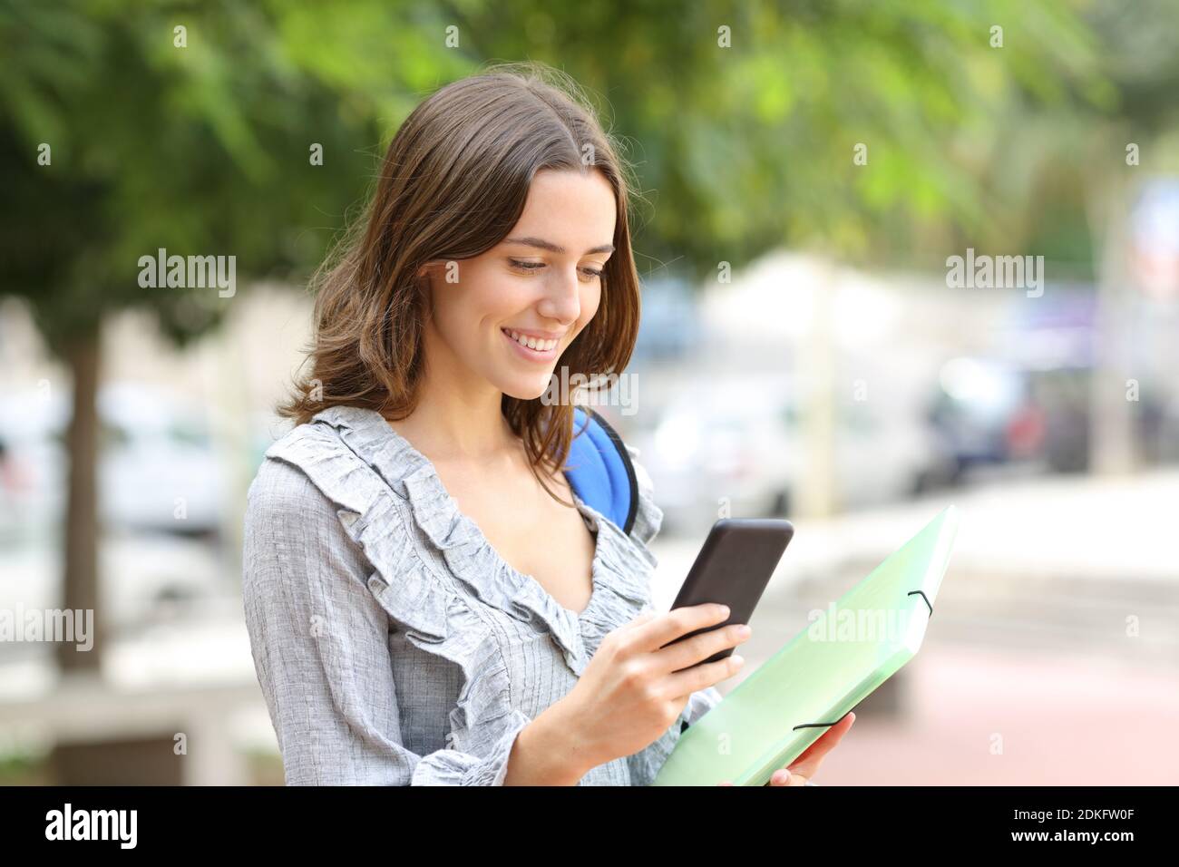 Happy student hi-res stock photography and images - Alamy