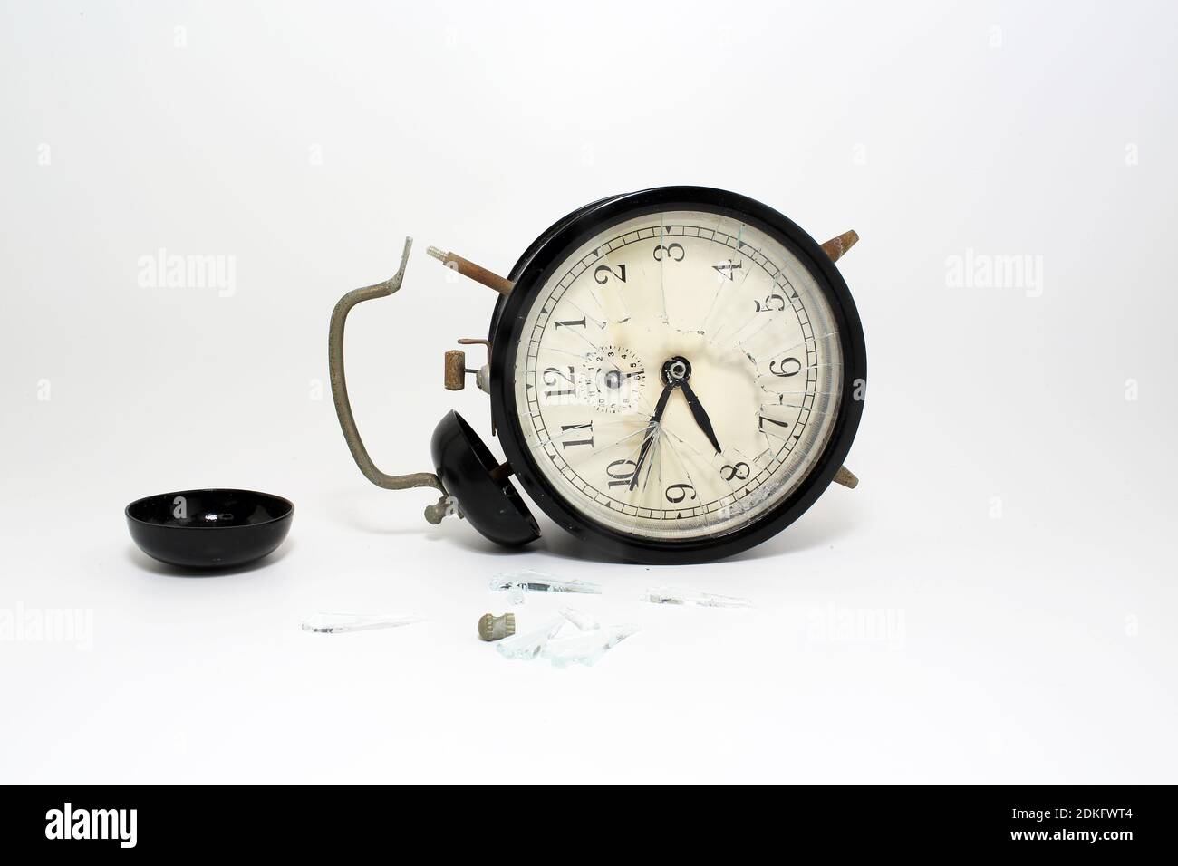 Shattered clock hi-res stock photography and images - Alamy