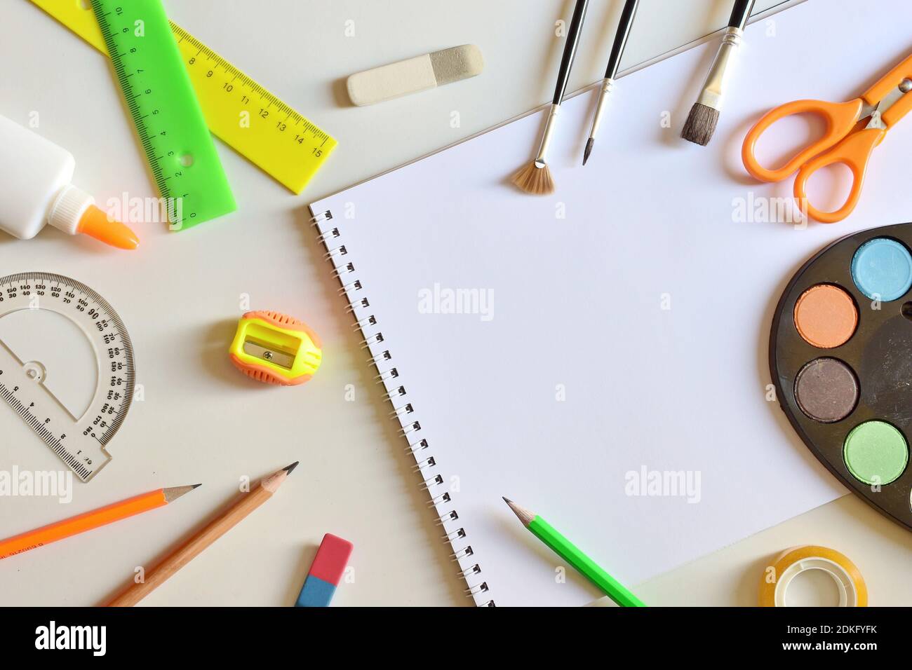 Colored paper scissors glue pencil hi-res stock photography and images ...