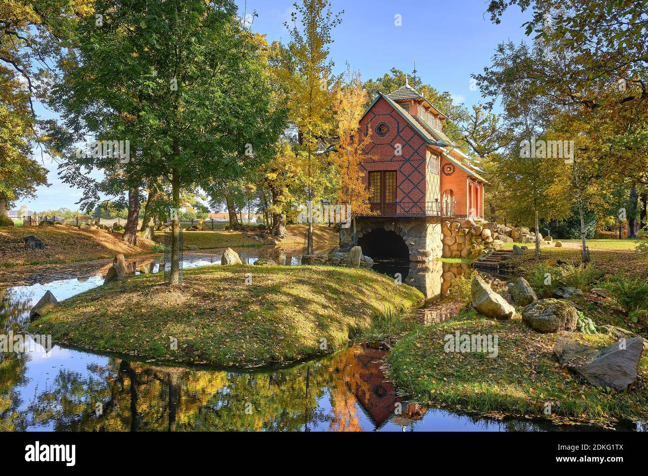 Chinese tea house in the English-Chinese garden of Oranienbaum Castle ...