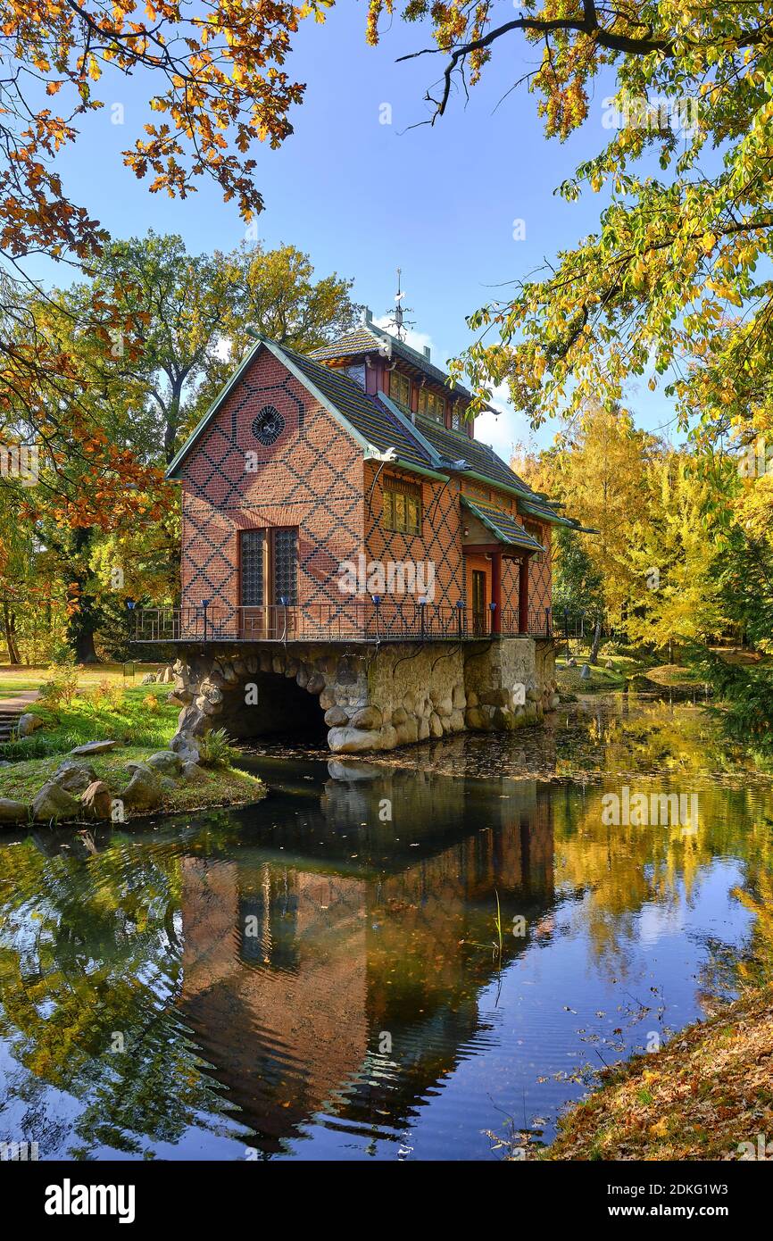 Chinese tea house in the English-Chinese garden of Oranienbaum Castle ...