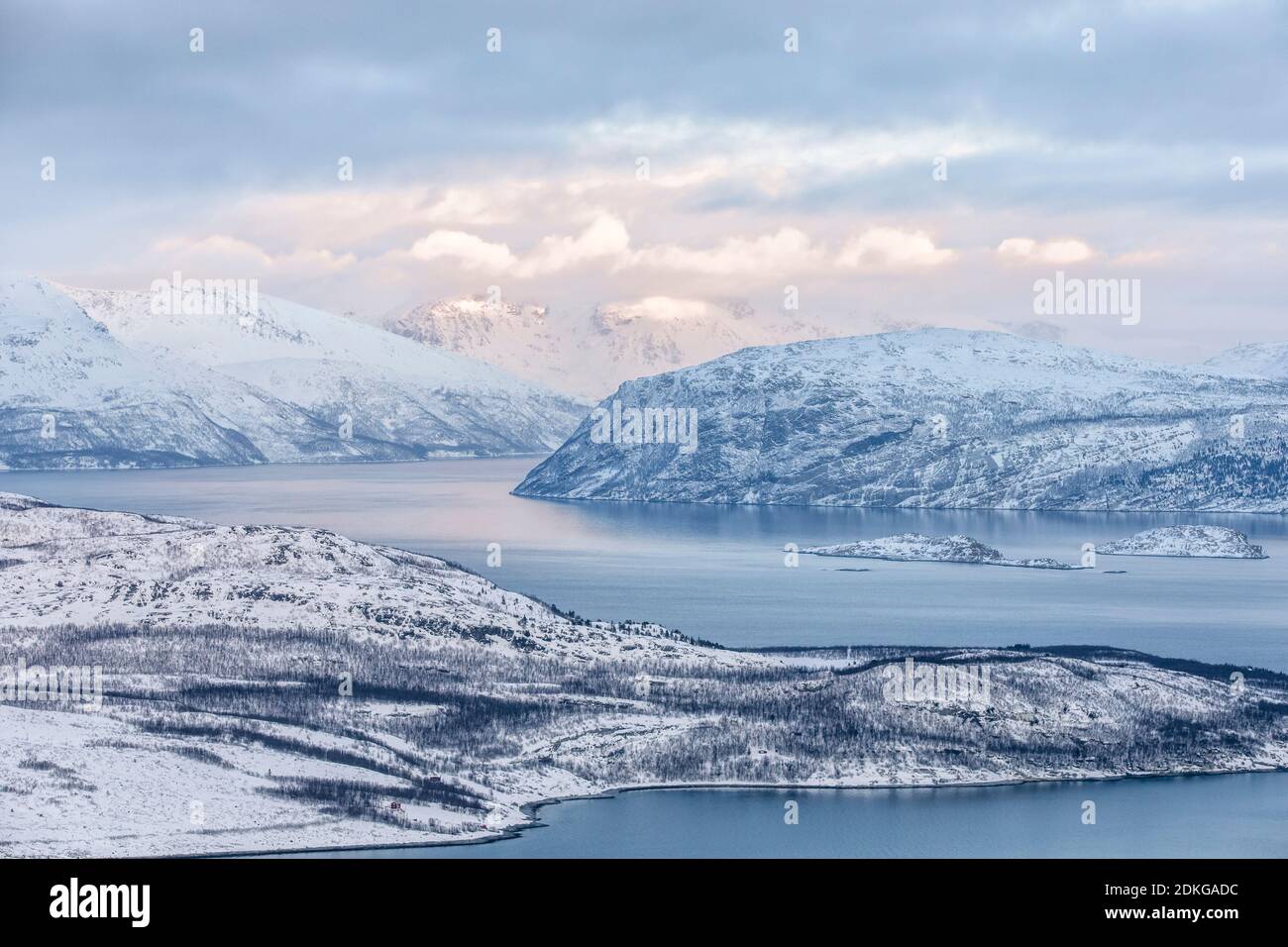 Kvaenangen fjord hi-res stock photography and images - Alamy