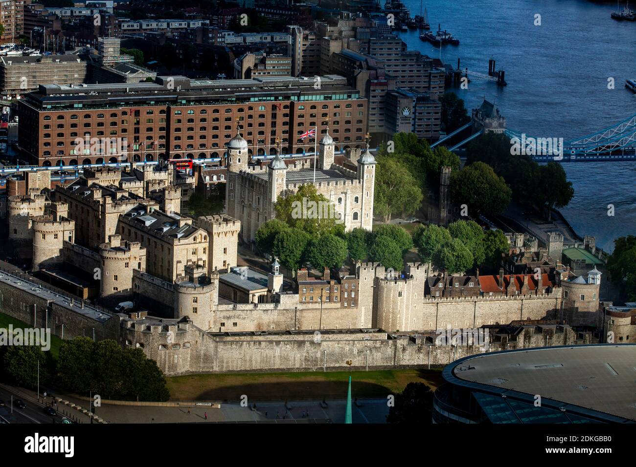 The tower of london aerial view hi-res stock photography and images - Alamy
