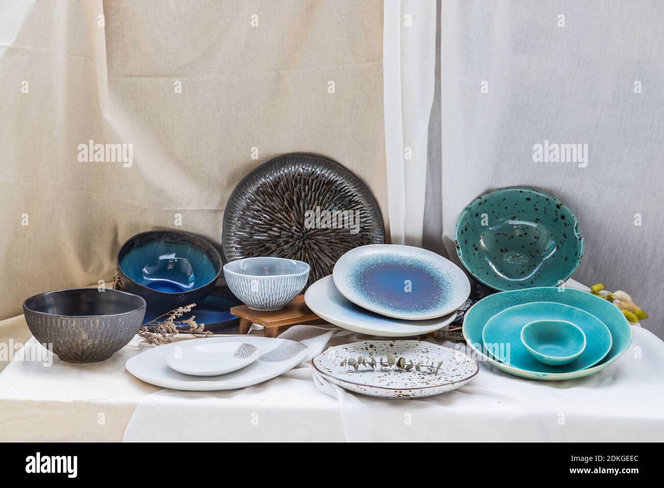 Different elegant plates hi-res stock photography and images - Alamy