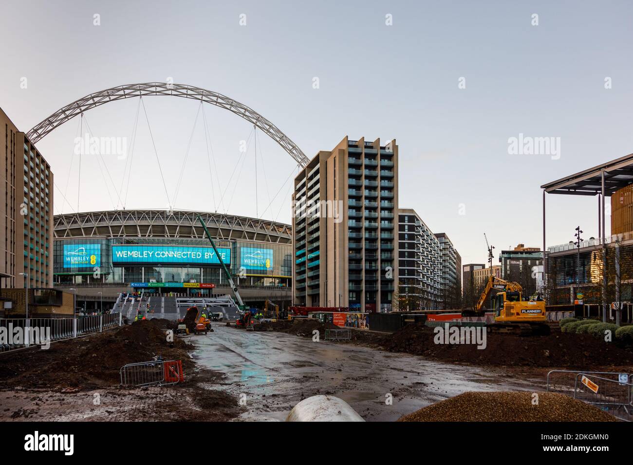 Wembley stadium construction crane hi-res stock photography and images ...