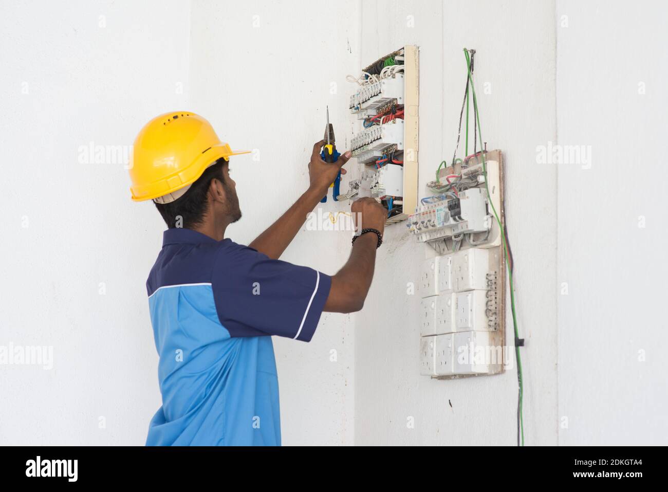 Indian male electrician hi-res stock photography and images - Alamy