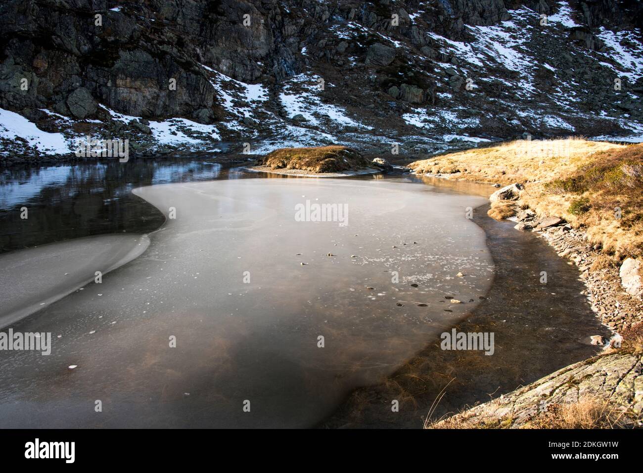 First rays dawn break hi-res stock photography and images - Alamy