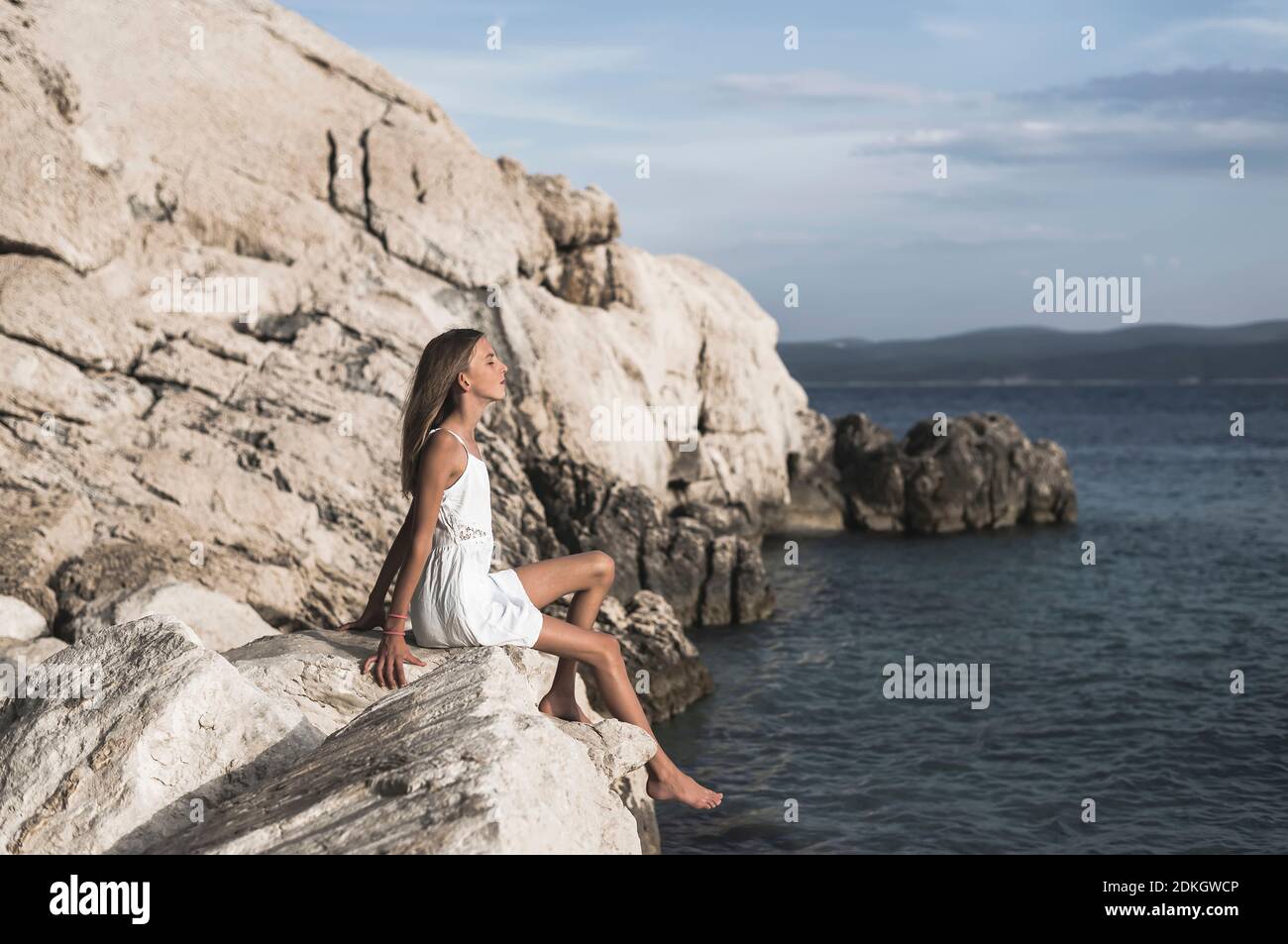 Kleid am strand hi-res stock photography and images - Alamy
