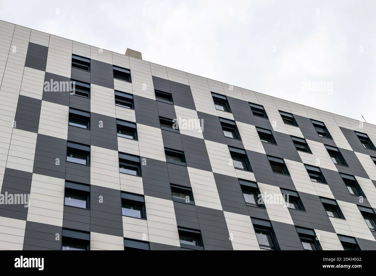 Angular view from below on a new modern building of apartments ...