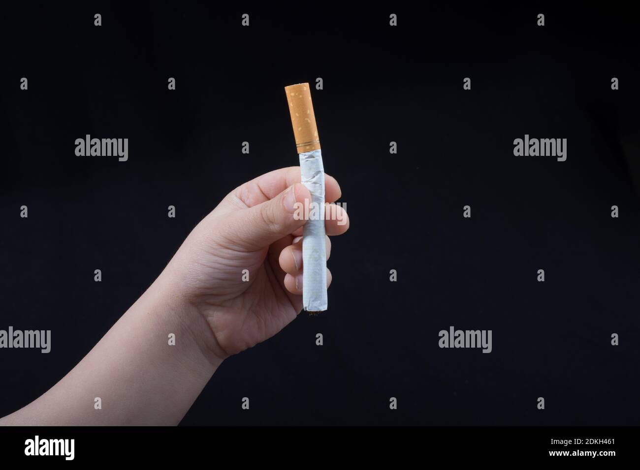 Child cigarette hi-res stock photography and images - Alamy