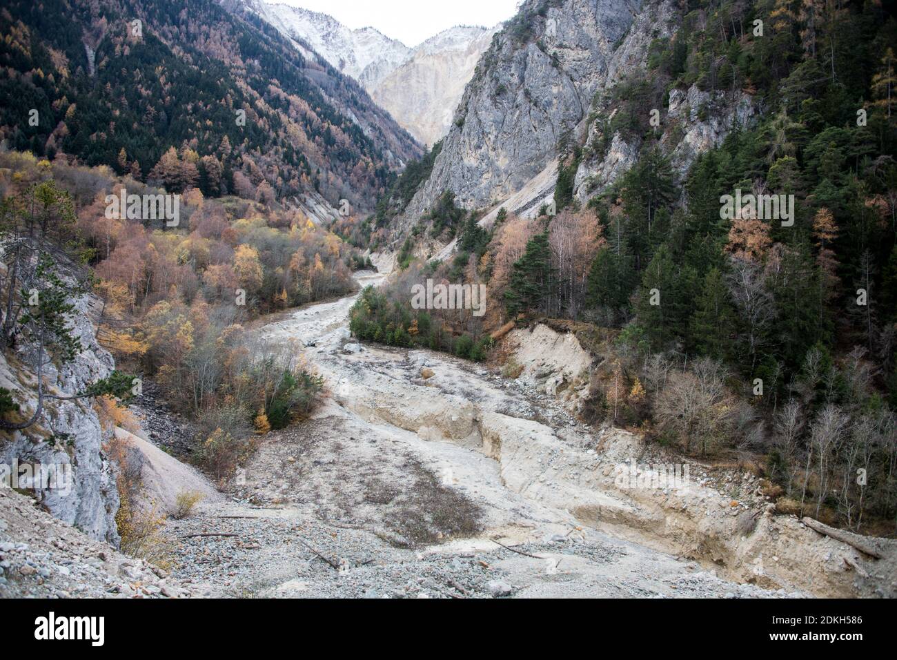 Bottom of mountain to top of mountain hi-res stock photography and ...