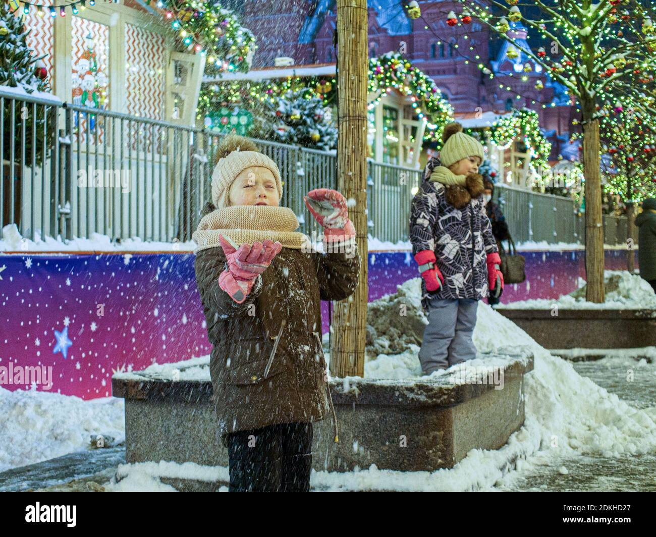 Children playing in moscow hi-res stock photography and images - Alamy