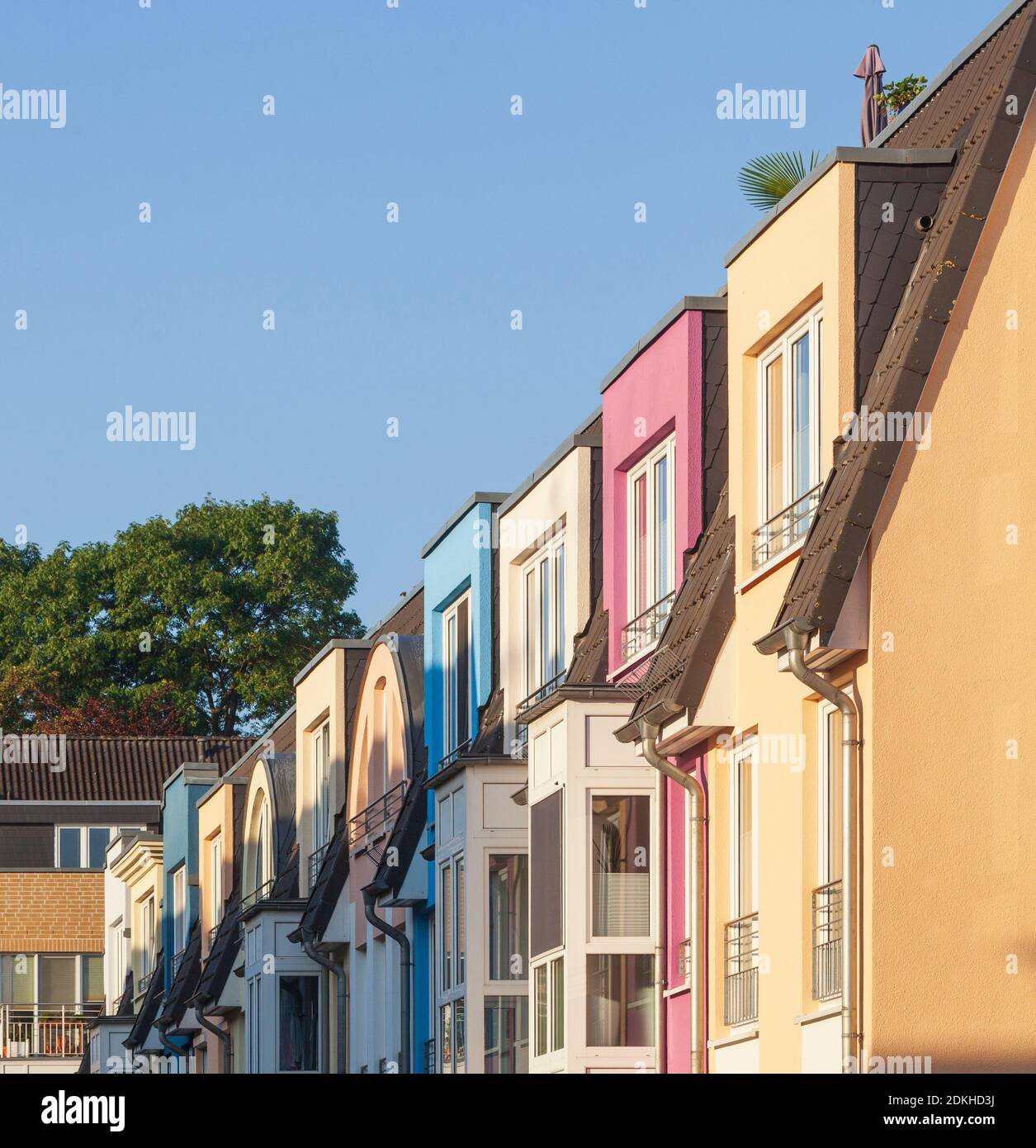 Multiple colored buildings hi-res stock photography and images - Alamy
